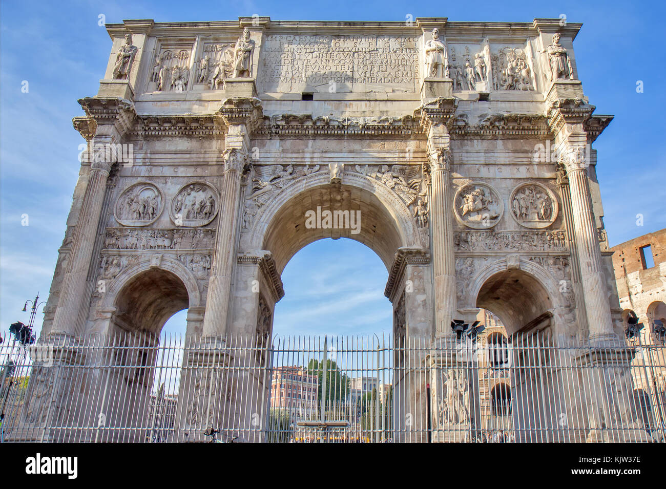 Archway in colosseum arch of constantine hi-res stock photography and ...