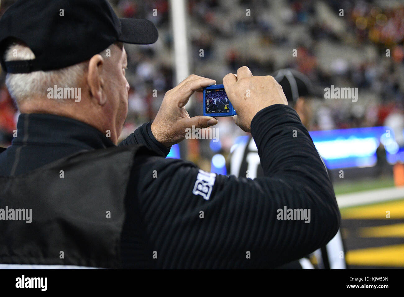 College Park, Maryland, USA. 25th Nov, 2017. A Big 10 official working ...
