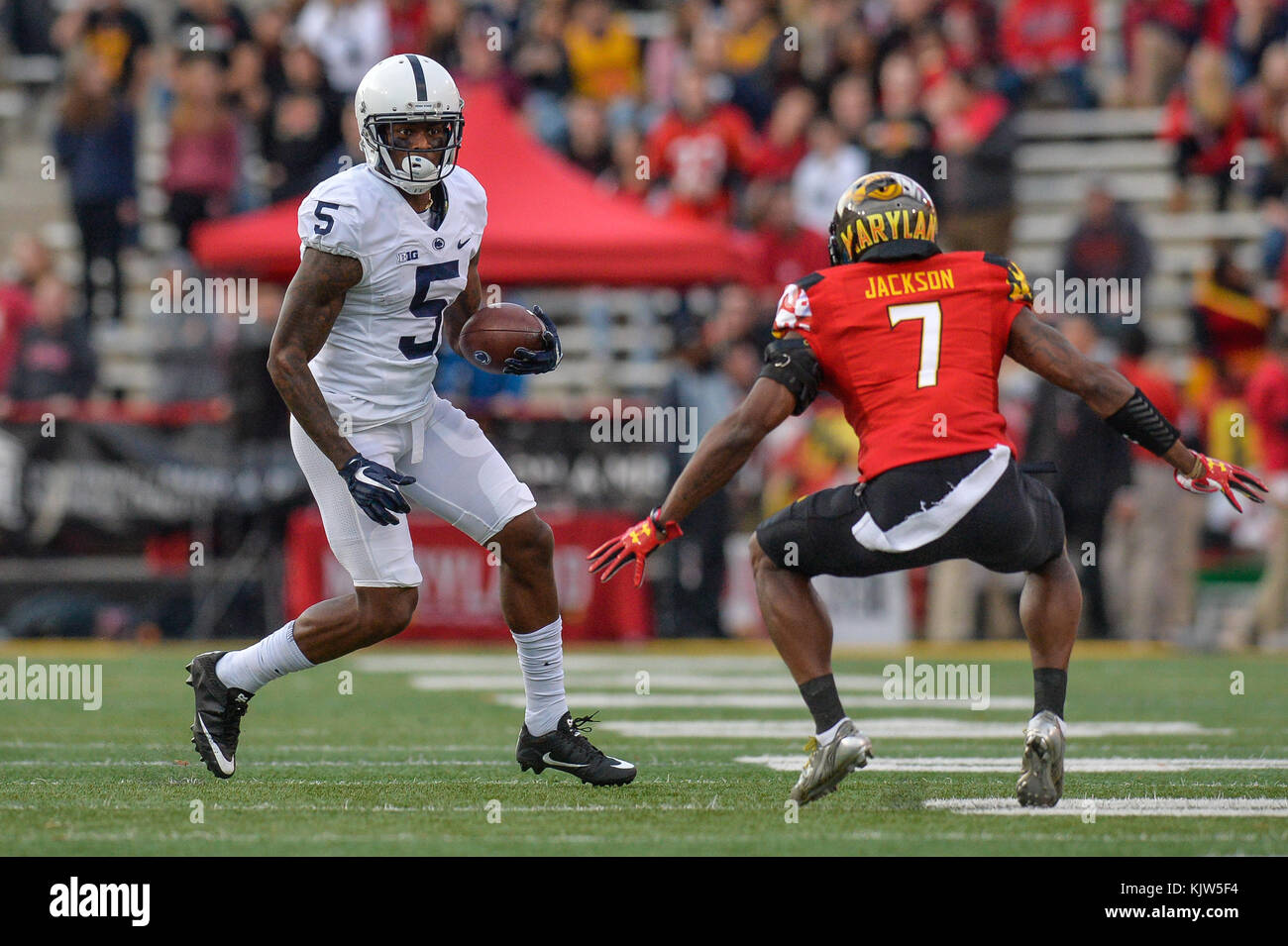 College Park, Maryland, USA. 25th Nov, 2017. Wide receiver DAESEAN ...