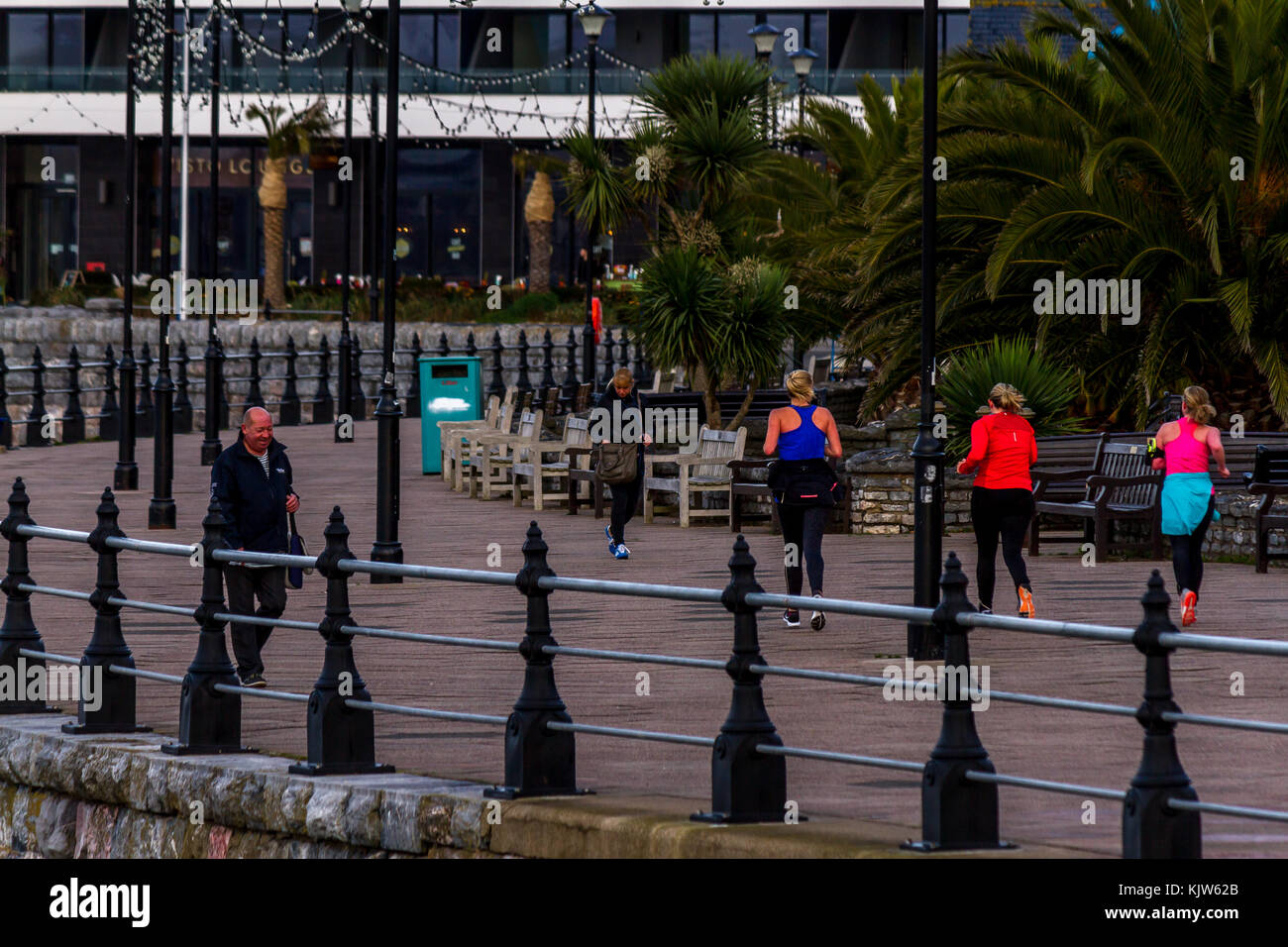 Sw coast path torquay hi-res stock photography and images - Alamy