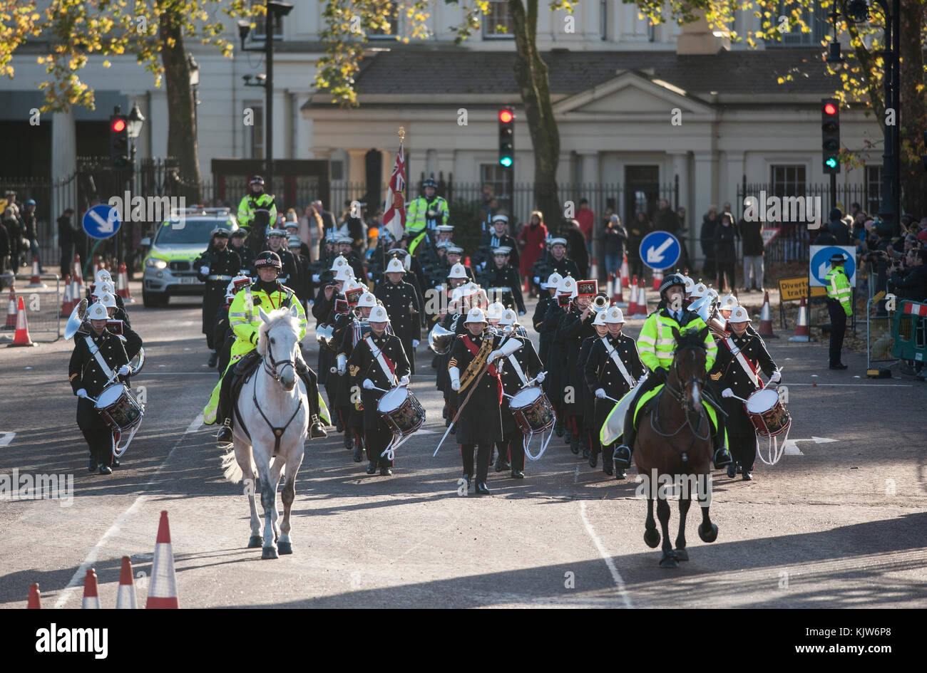 Buckingham Palace, London, UK. 26 November, 2017. In a historic first ...