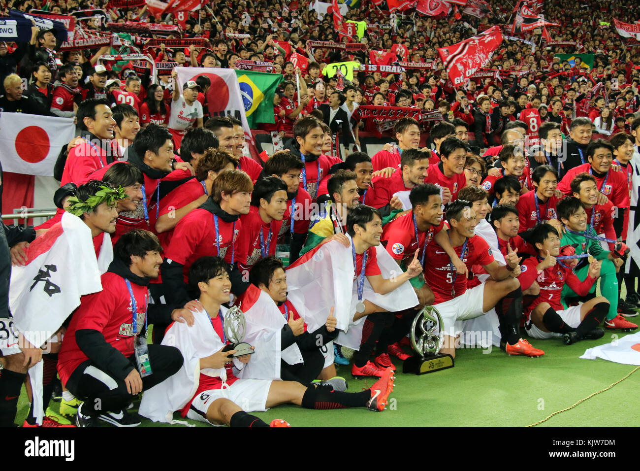 Saitama, Japan. 25th Nov, 2017. Japan's Urawa Reds team members ...