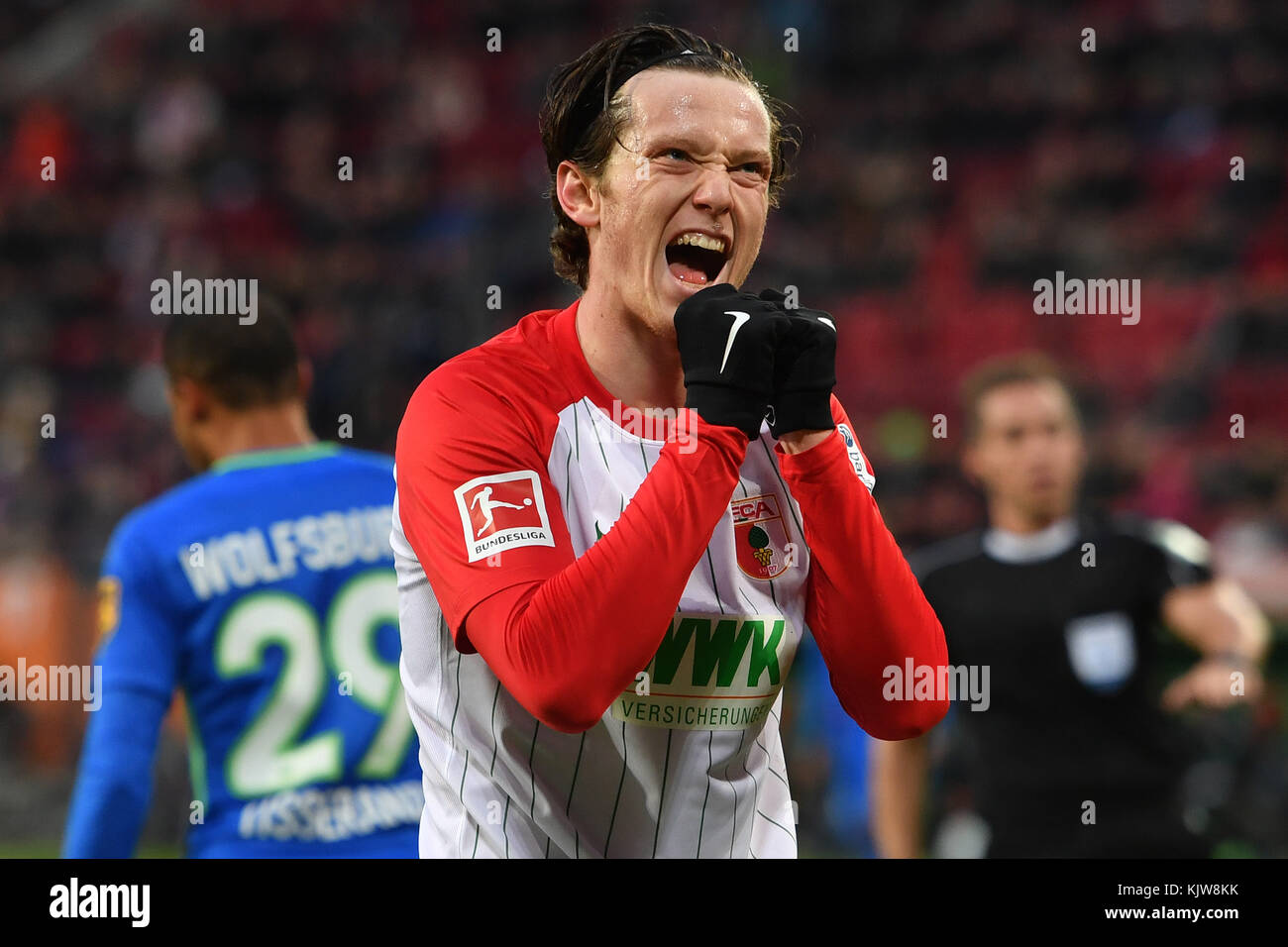 MICHAEL GREGORITSCH (FC Augsburg), Enttaeuschung, Frust, disappointed ...