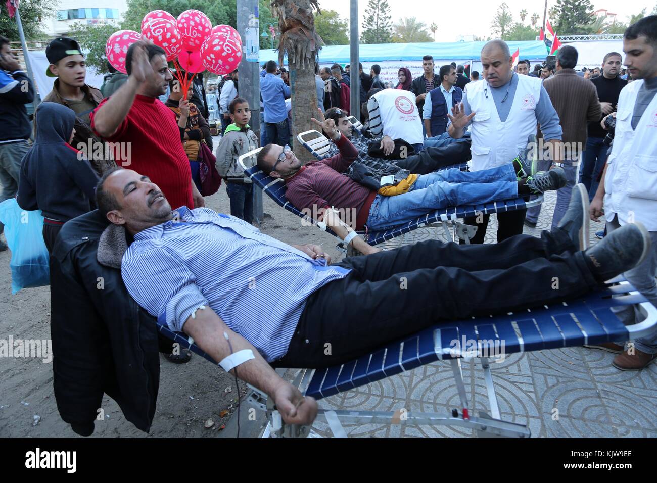 Gaza bomb mosque hi-res stock photography and images - Alamy