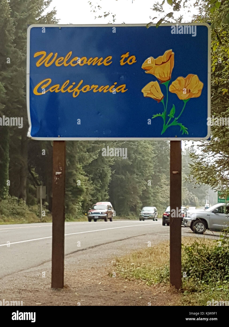 Welcome california sign oregon border hi-res stock photography and ...