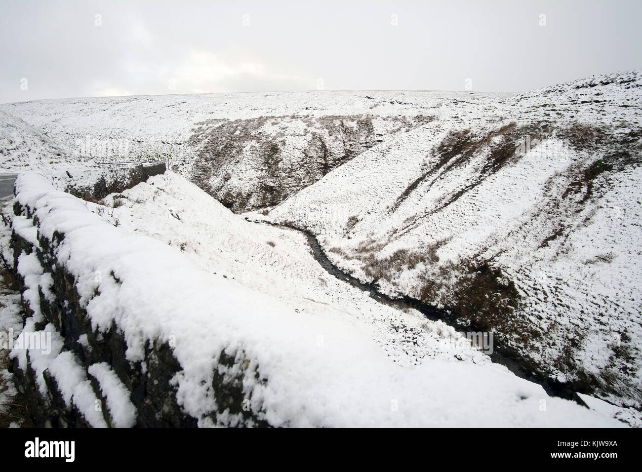Snow on the A57 Snake Pass in late November 2017 Stock Photo - Alamy