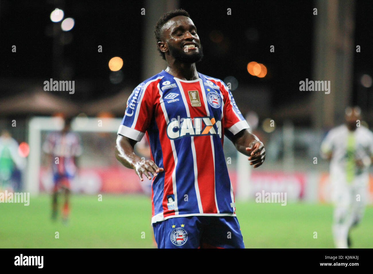 Salvador, Brazil. 26th Nov, 2017. Mendoza licking chance lost in game ...