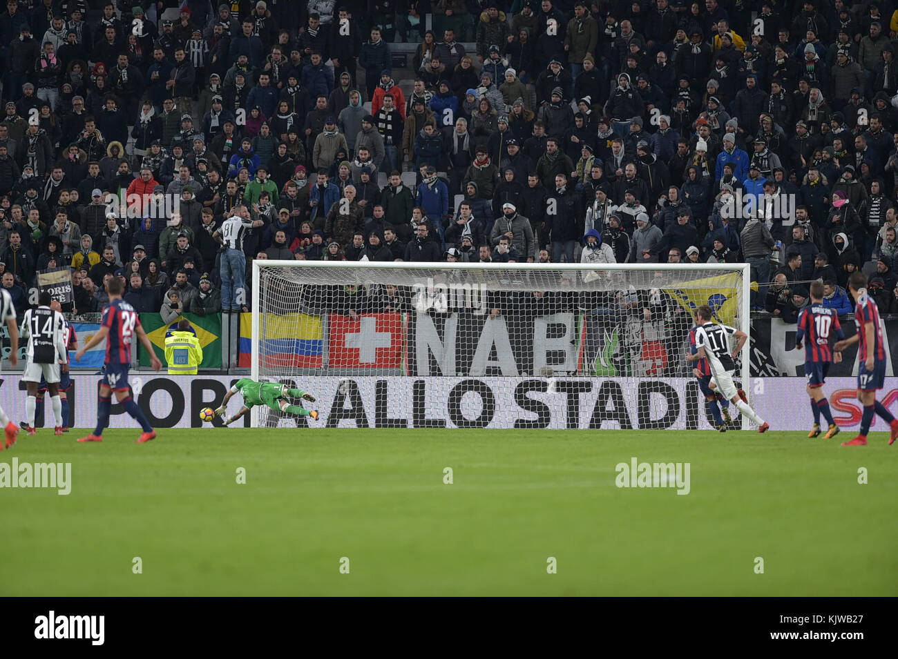 Turin, Italy. 26th Nov, 2017. during the SERIE A football match between ...