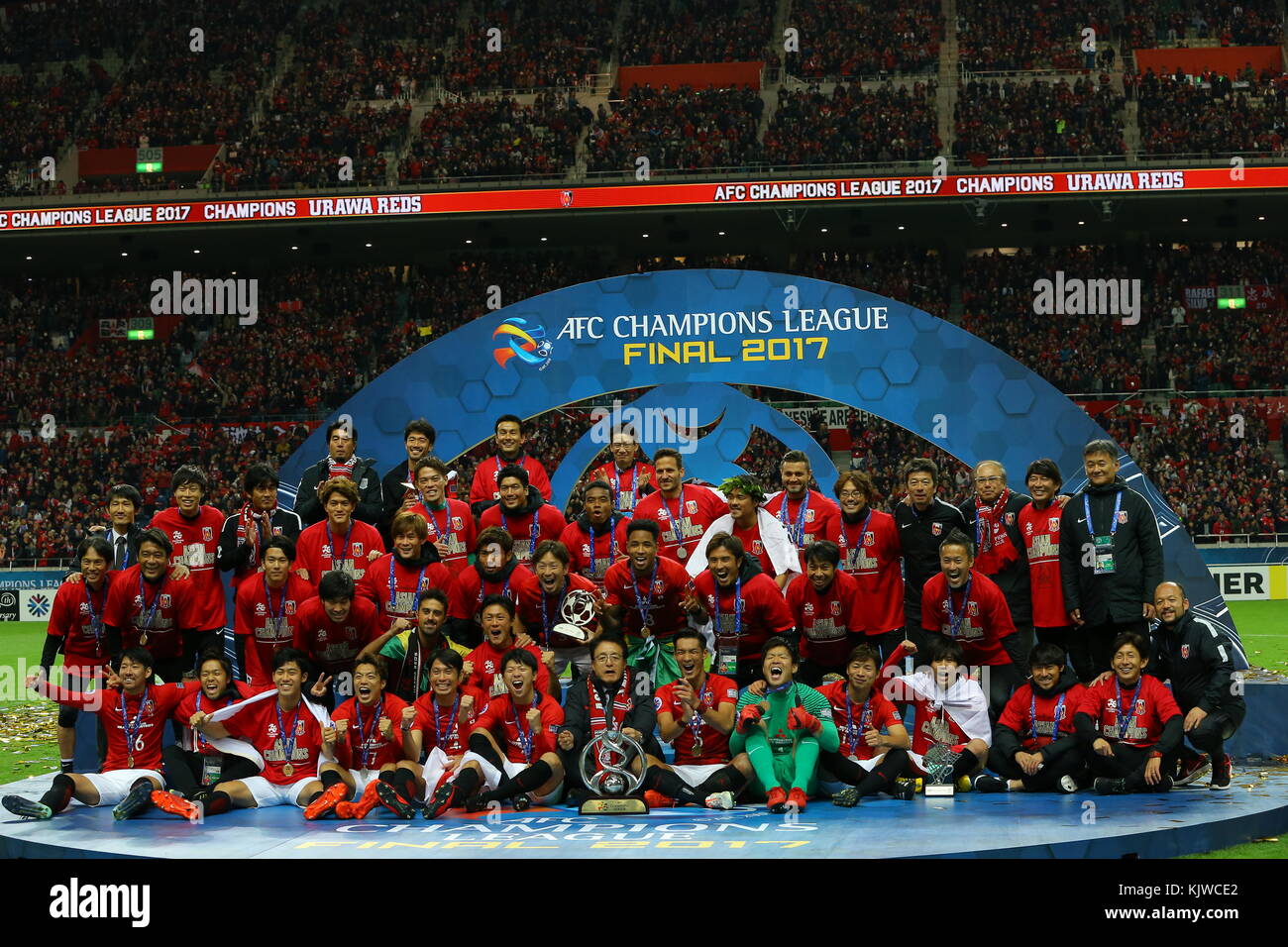 Saitama, Japan. 25th Nov, 2017. Urawa Reds team group Football/Soccer ...