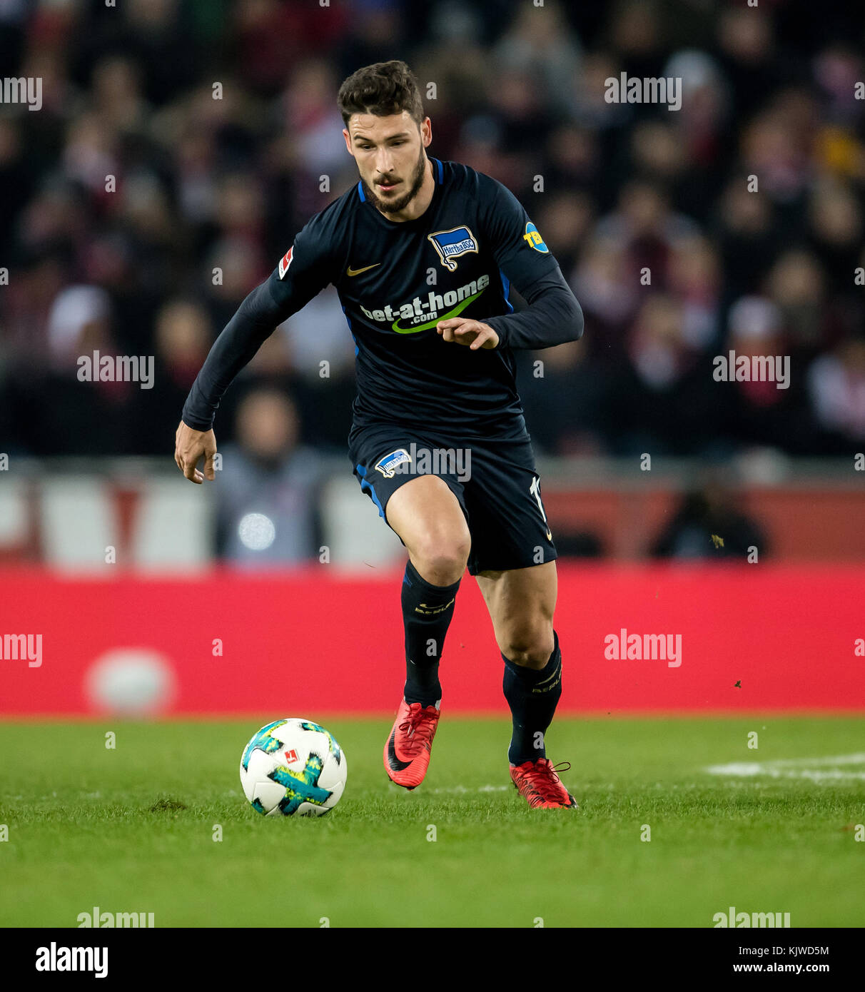 Cologne, Germany. 26th Nov, 2017. Berlin's Mathew Leckie in action ...