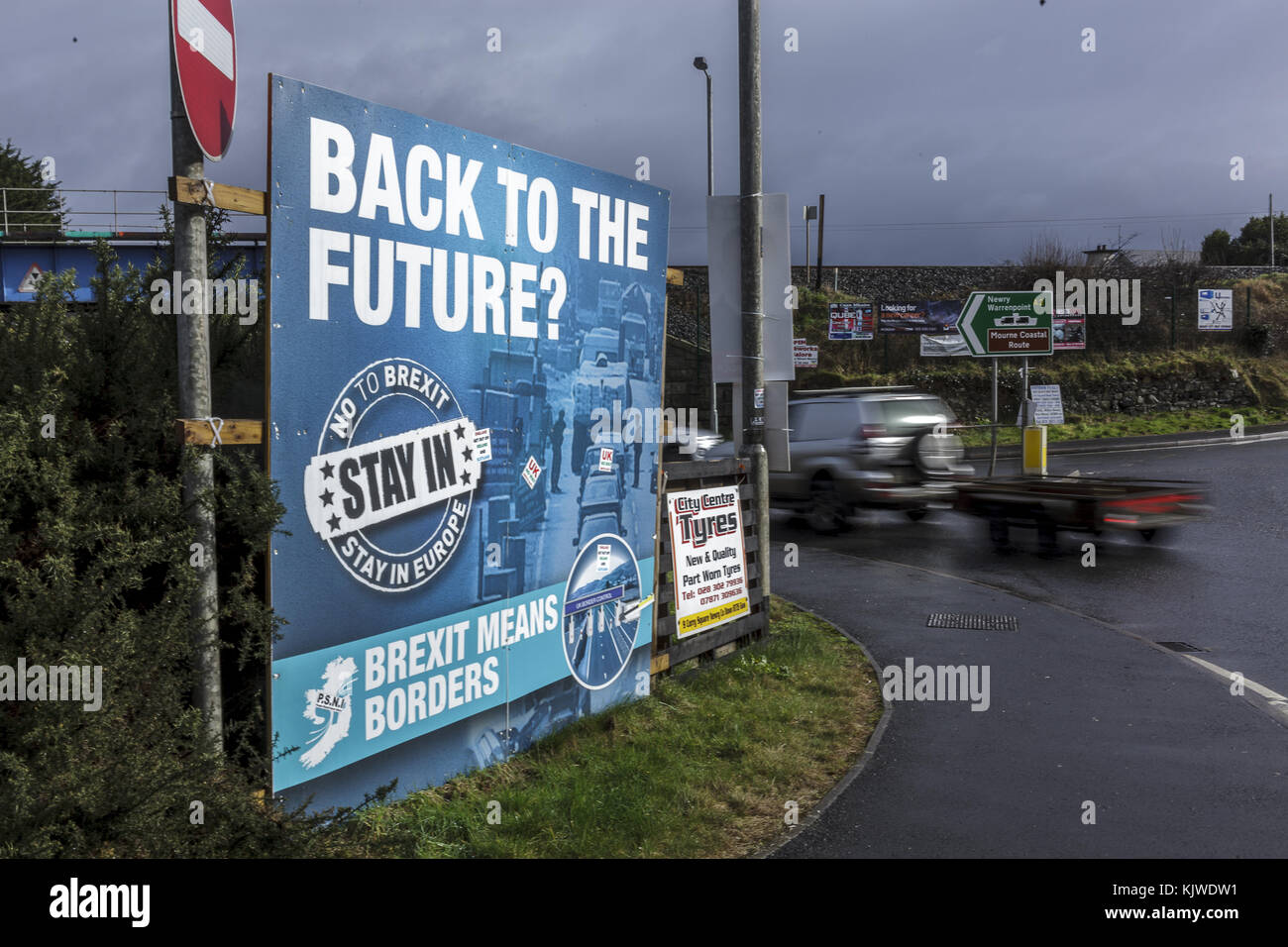 Newry, UK. 28th Feb, 2017. The virtually unmarked Irish-UK border near ...