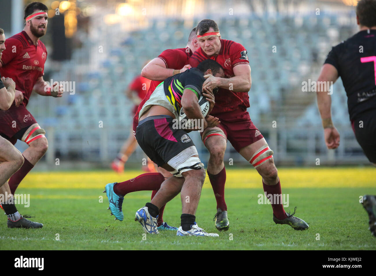 Irish rugby win crowd hi-res stock photography and images - Alamy