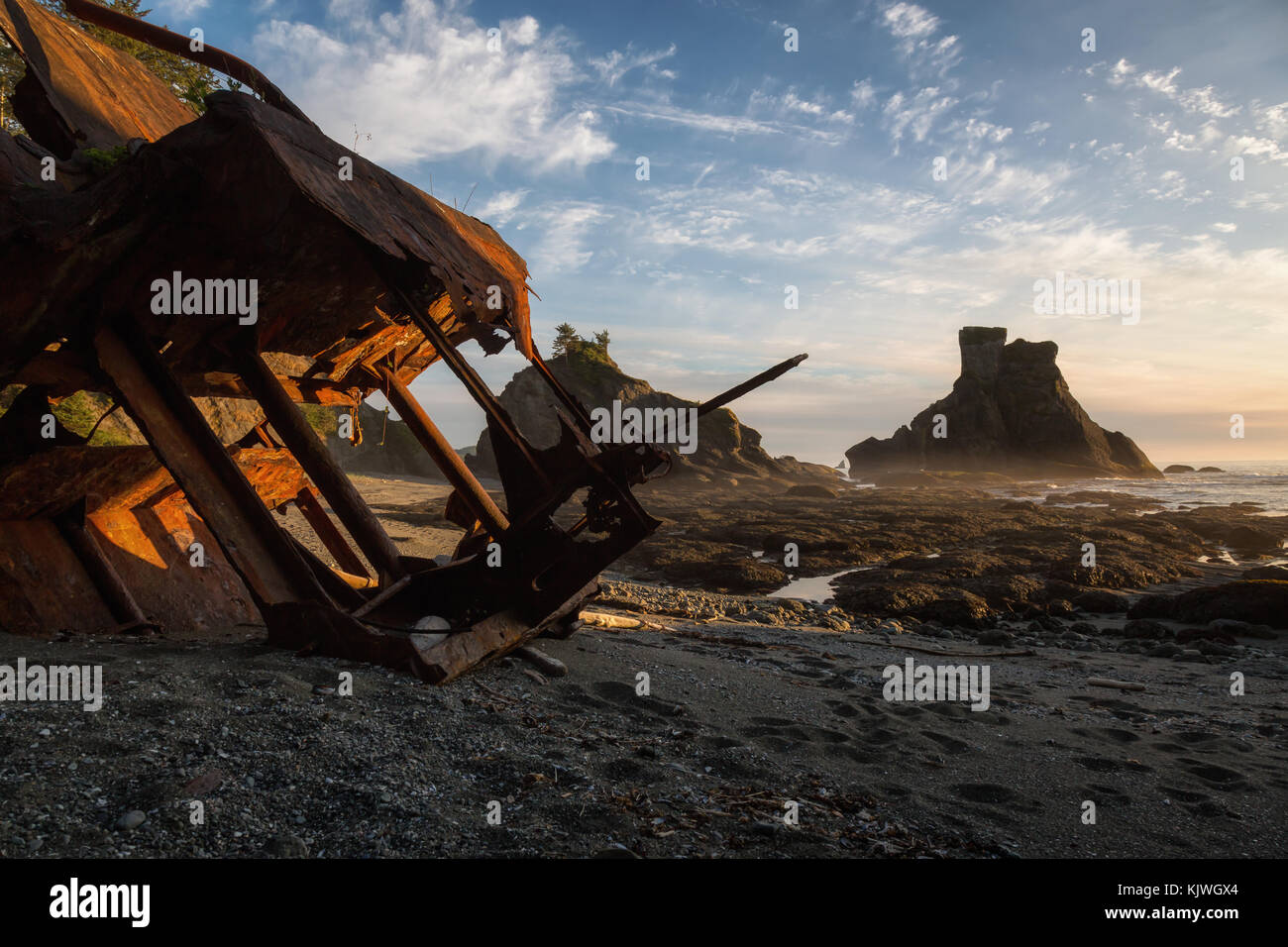 Rusty ship wreck hi-res stock photography and images - Alamy