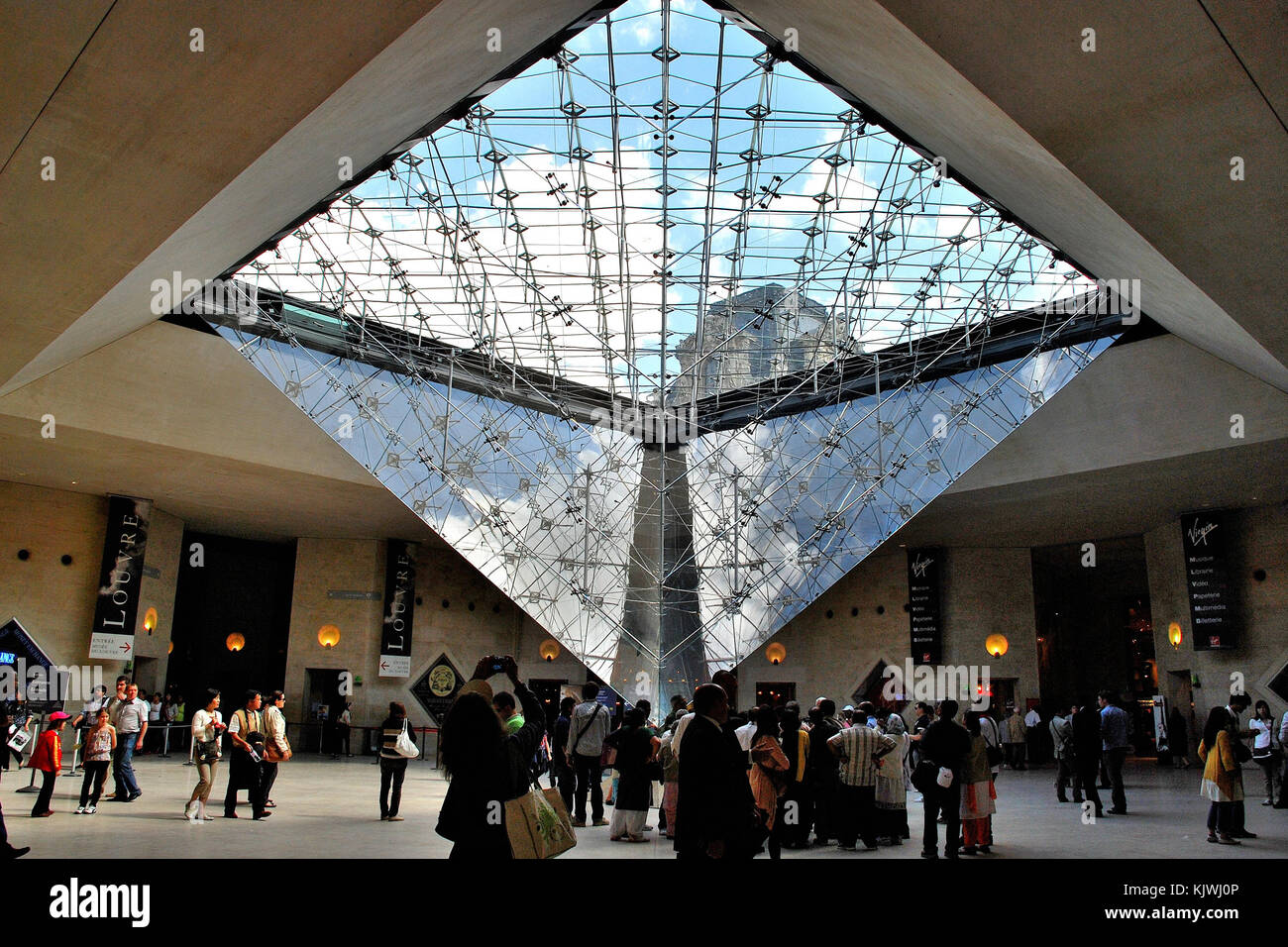 Louvre Museum 1793 High Resolution Stock Photography and Images - Alamy