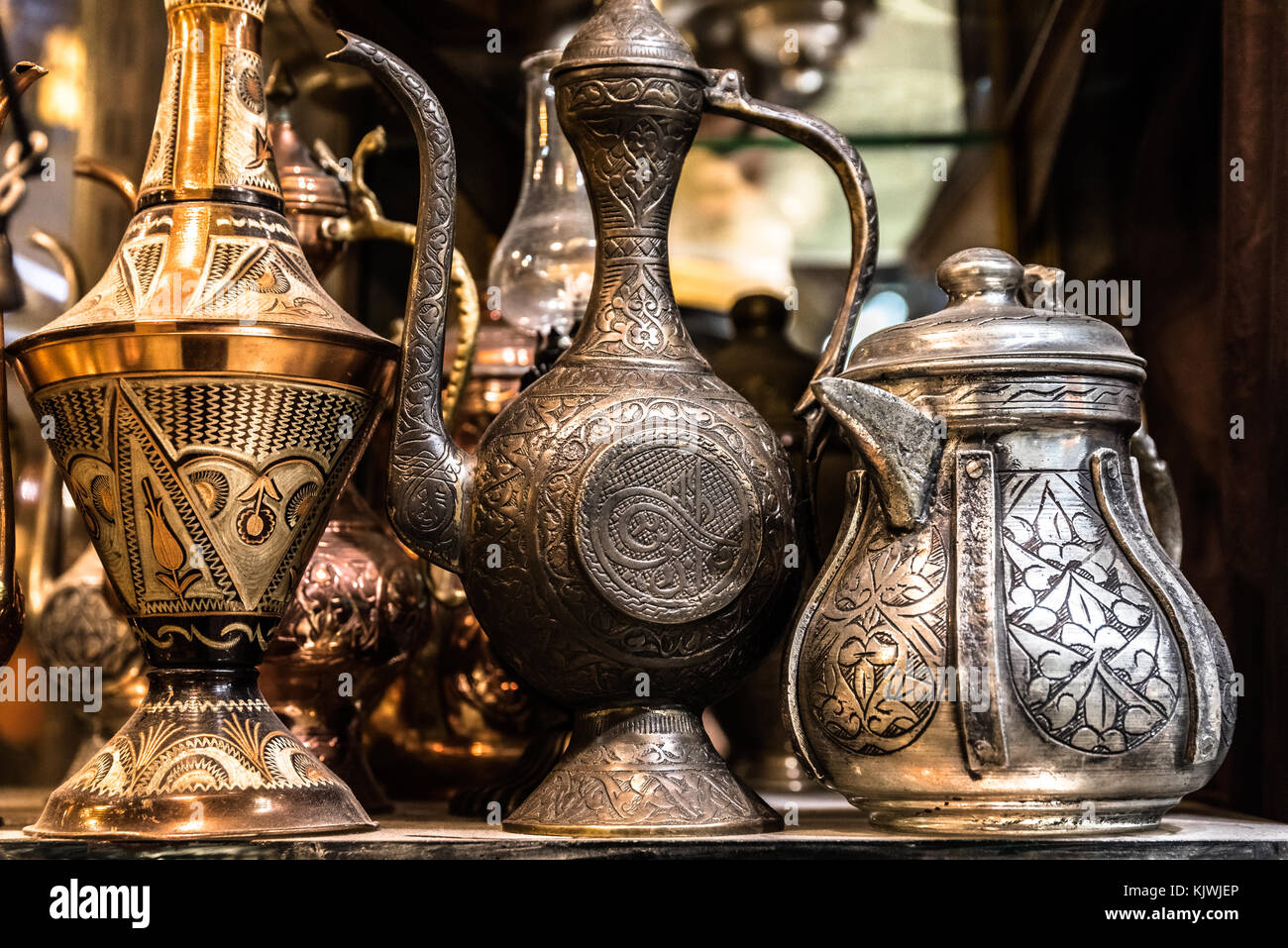 Traditional Turkish copper ewer Souvenirs in Istanbul Grand Bazaar ...
