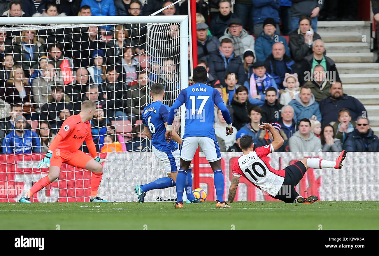 Charlie austin everton hi-res stock photography and images - Alamy