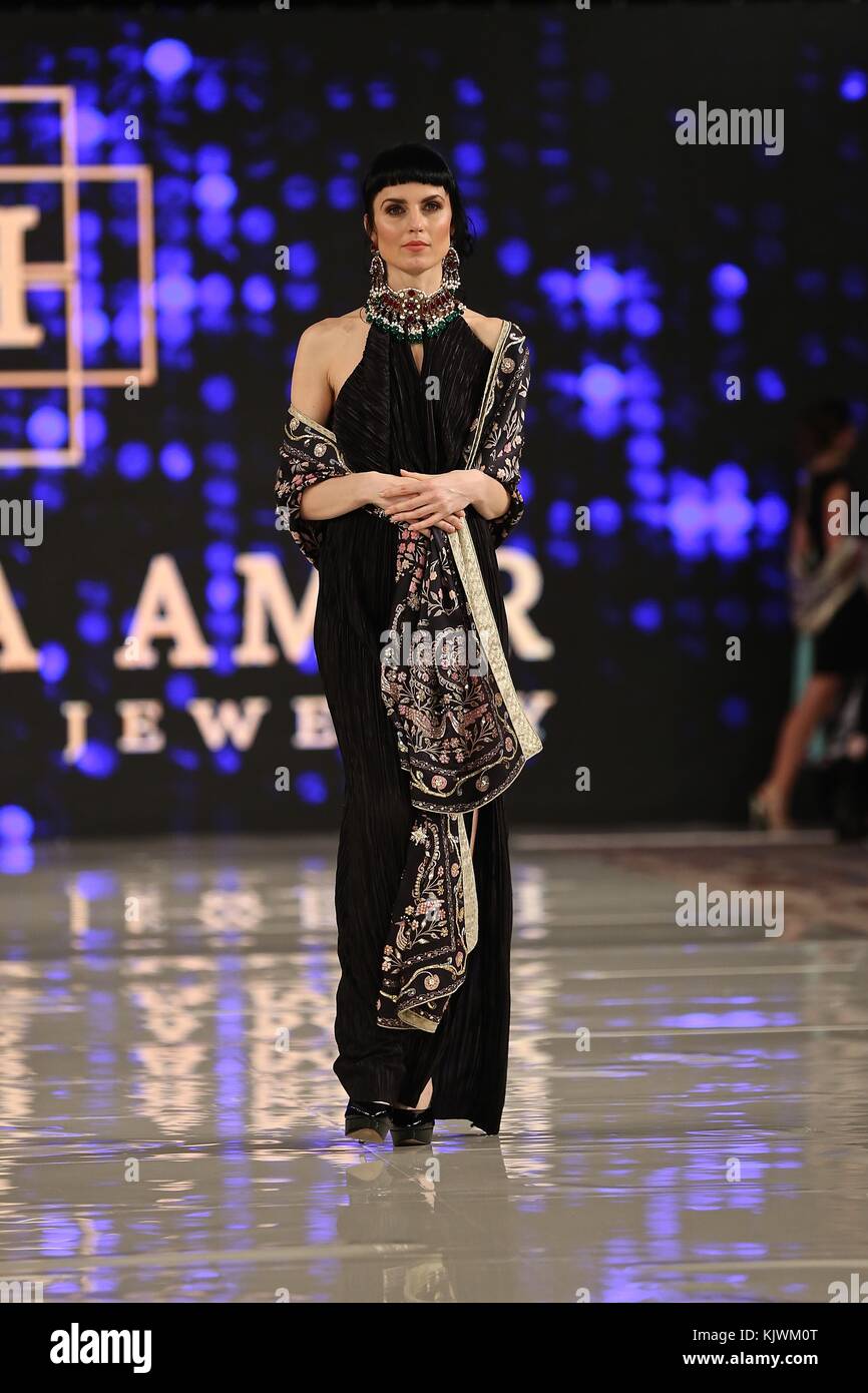 Pakistani fashion show hi-res stock photography and images - Alamy