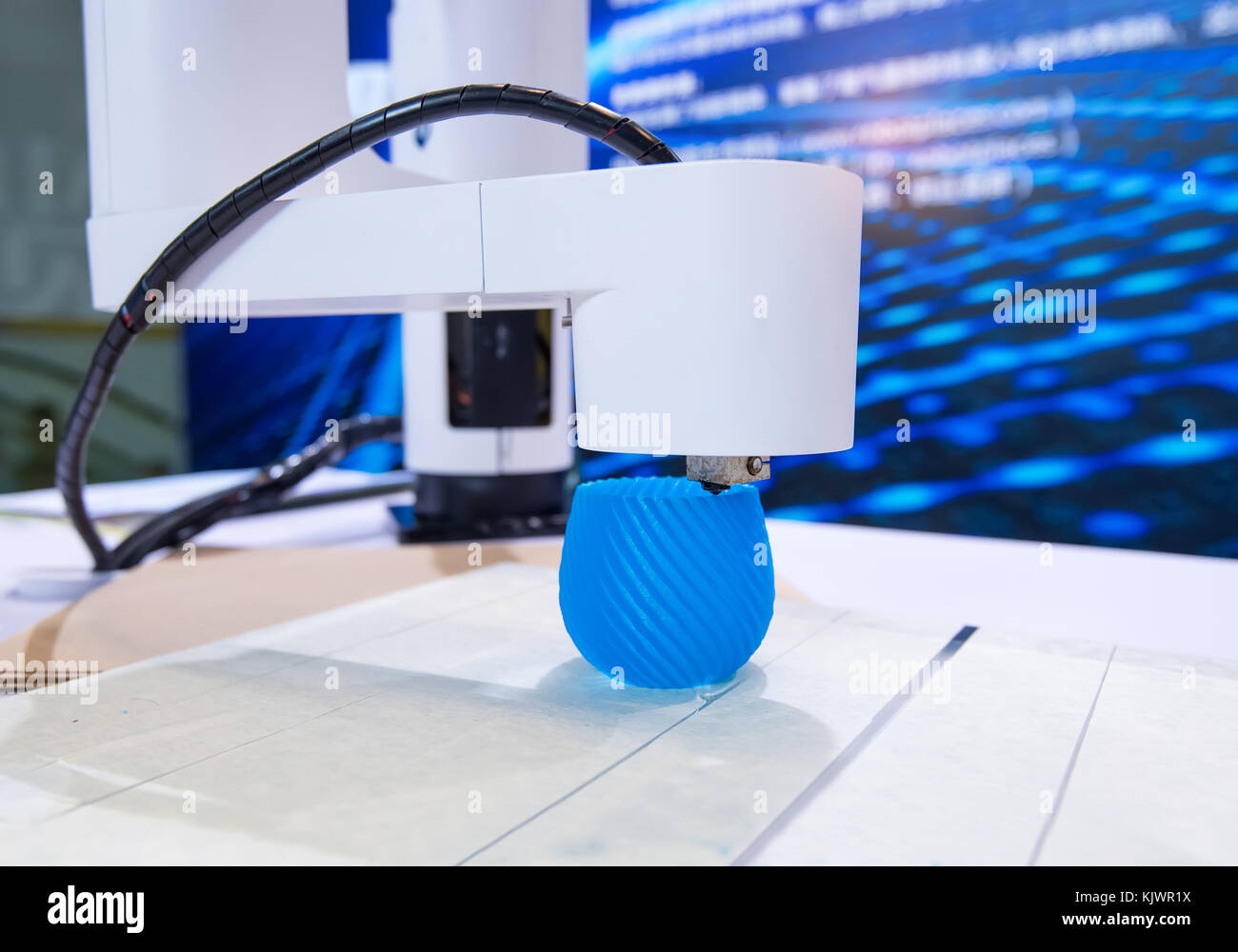 Modern 3D printer printing figure close-up macro Stock Photo - Alamy