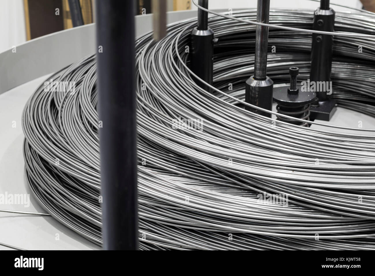 Bending steel wire hi-res stock photography and images - Alamy