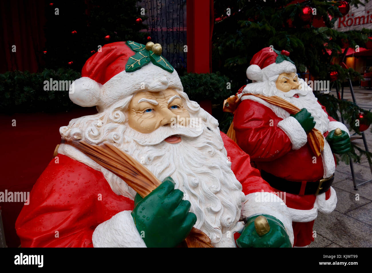 Santa Claus decoration at Cologne Cathedral Christmas Market Stock ...