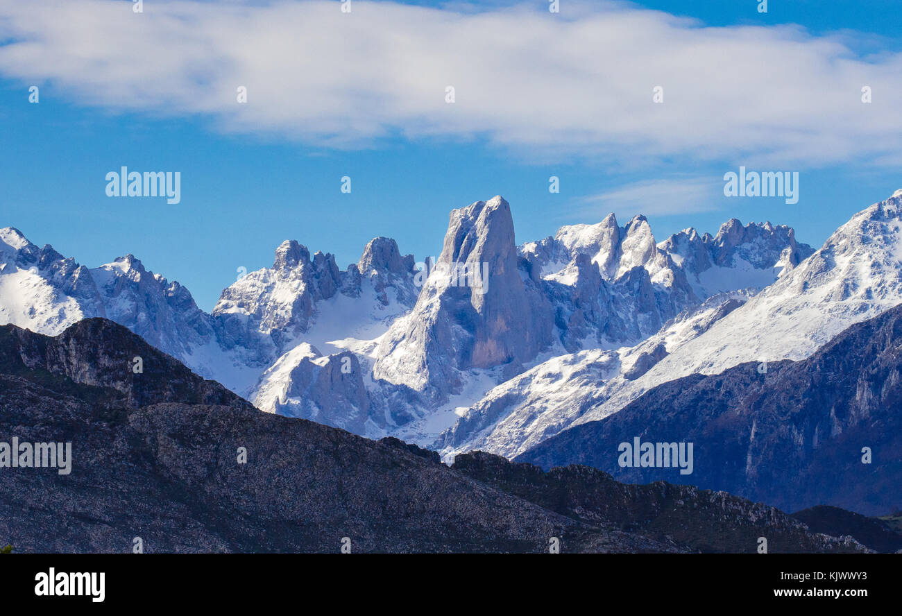 Naranjo de bulnes hi-res stock photography and images - Alamy
