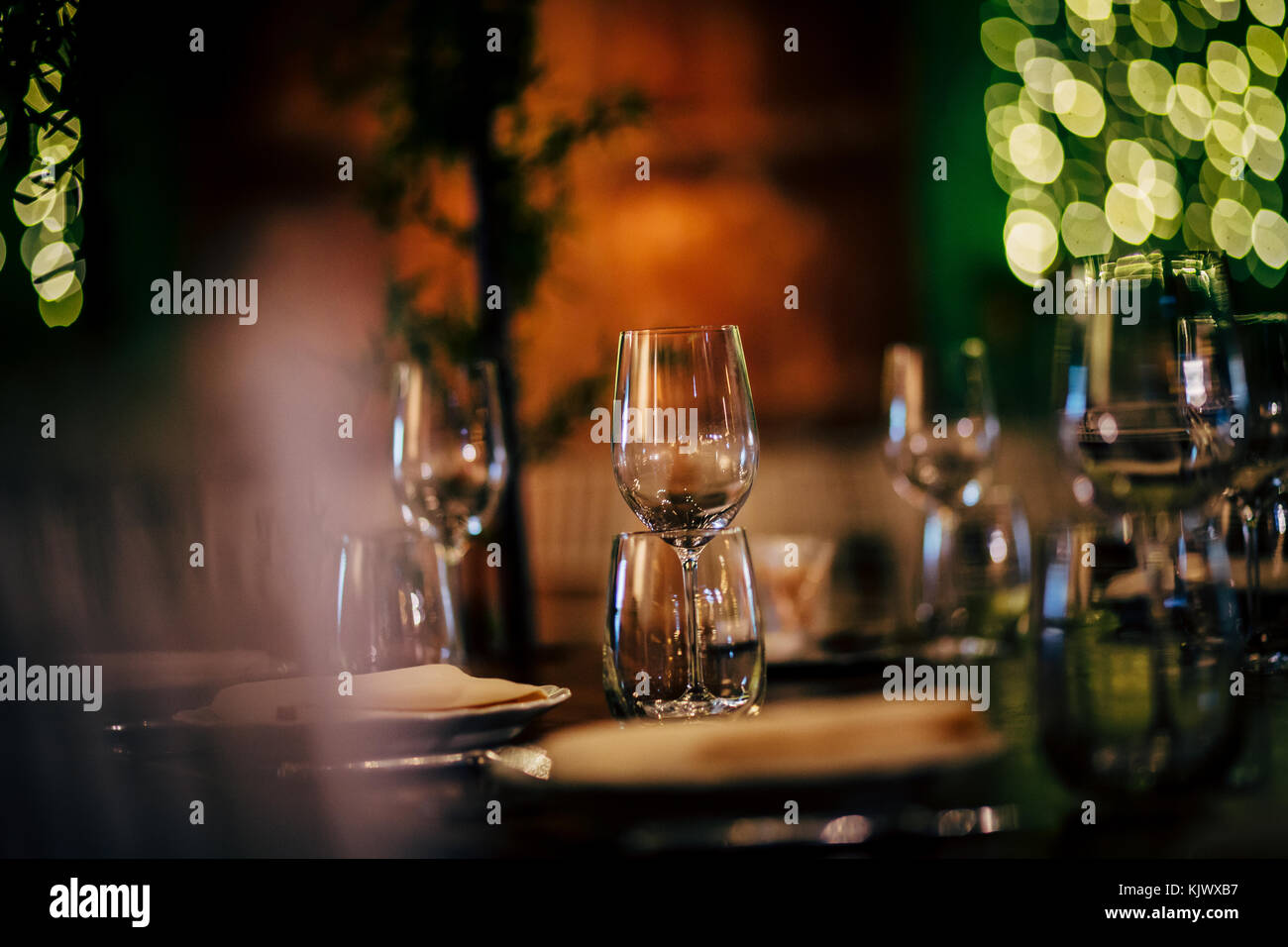 Luxury table setting hi-res stock photography and images - Alamy Luxury table setting hi-res stock photography and images - Alamy