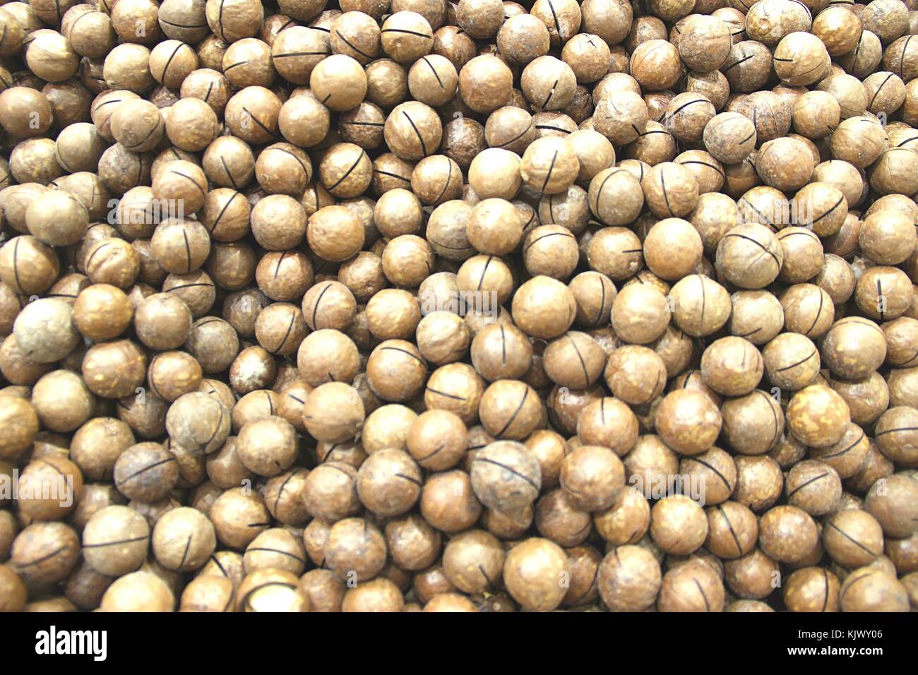 Macademia nuts in a market Stock Photo - Alamy