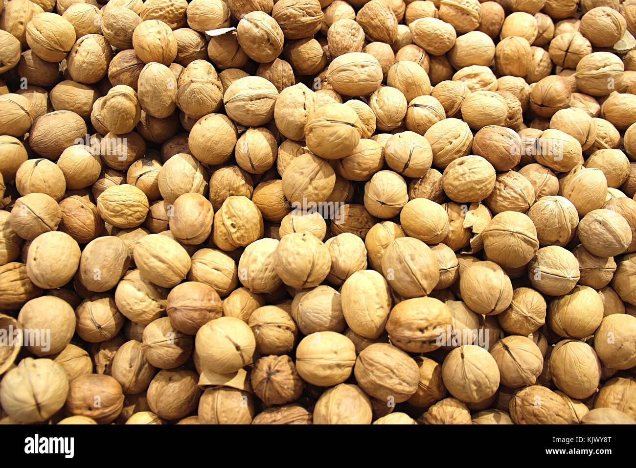 Walnuts in a market Stock Photo - Alamy