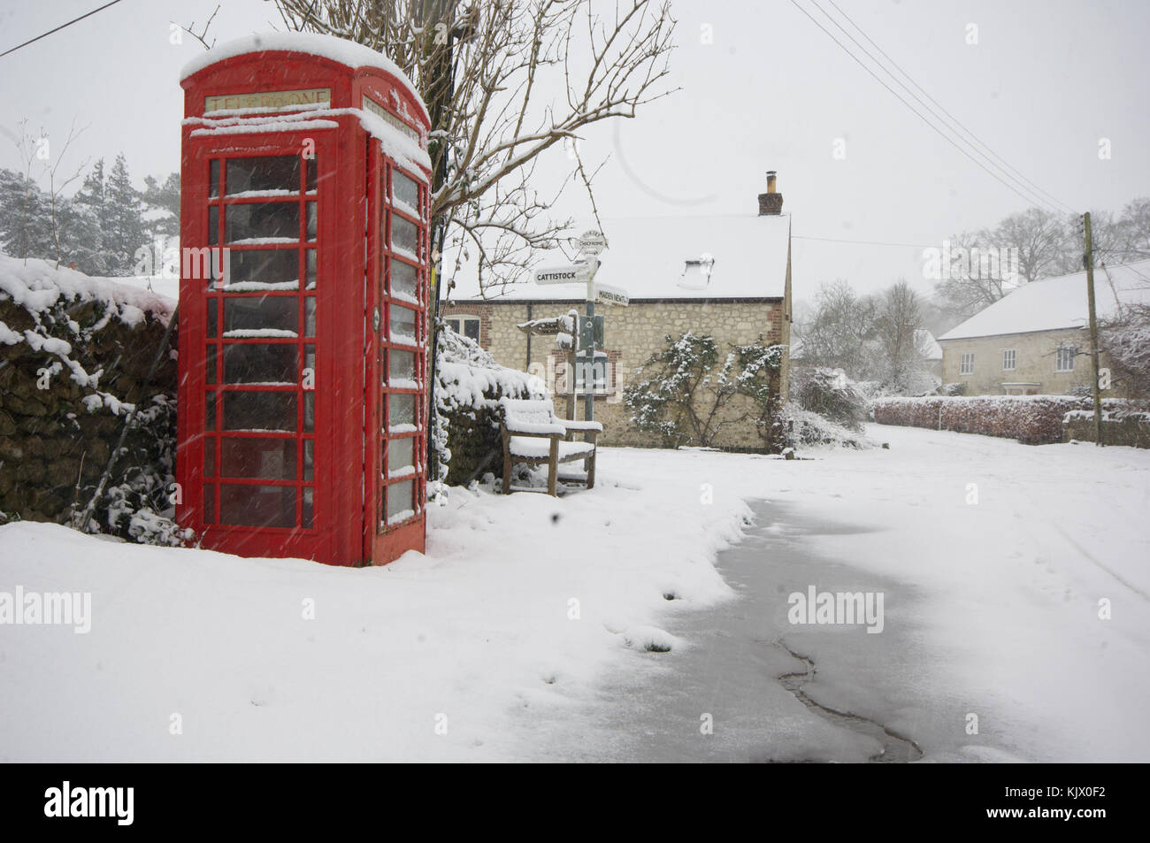 Phone box in snow hi-res stock photography and images - Alamy