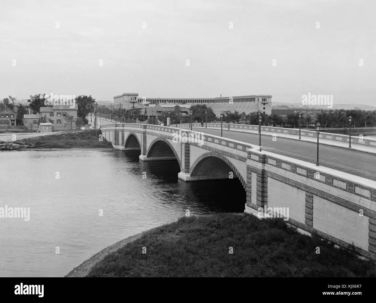 The Anderson Memorial Bridge, located in Cambridge, Massachusetts, is ...
