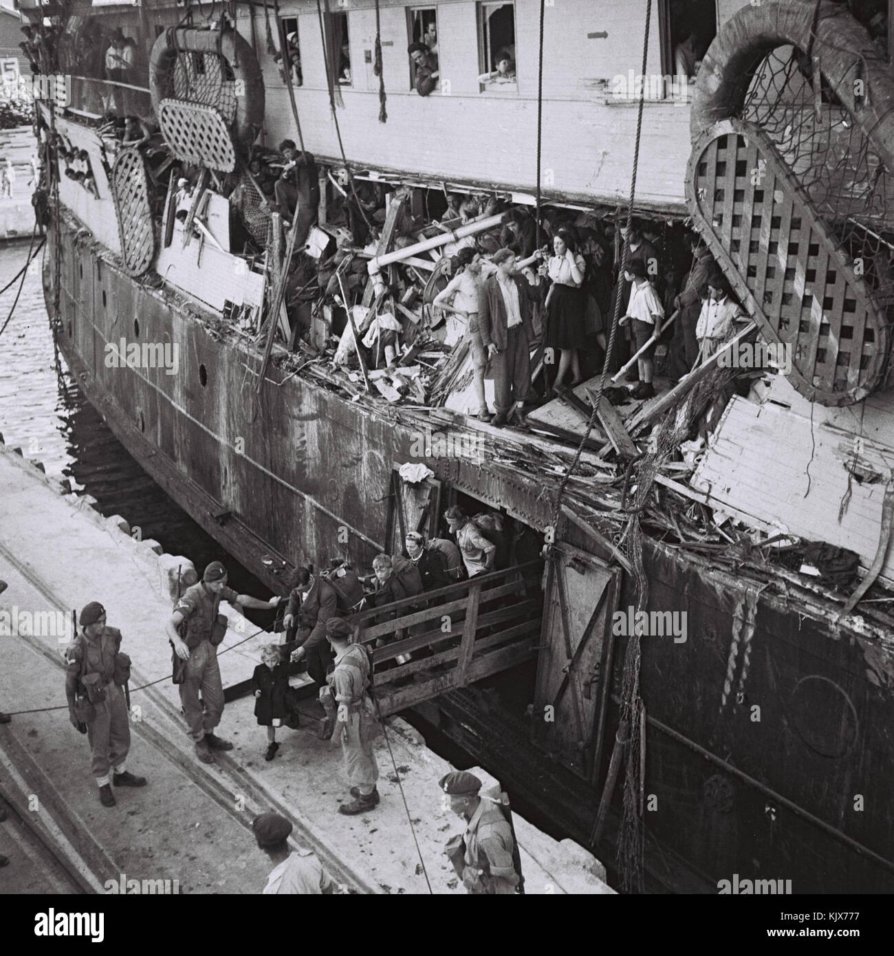 Hagana ship hi-res stock photography and images - Alamy
