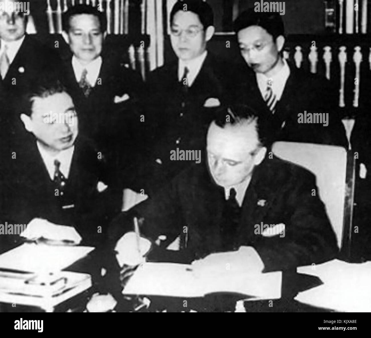 Anti imperial hi-res stock photography and images - Alamy