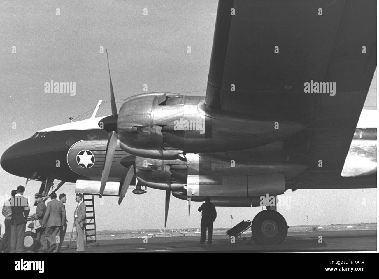 Lockheed constellation hi-res stock photography and images - Alamy