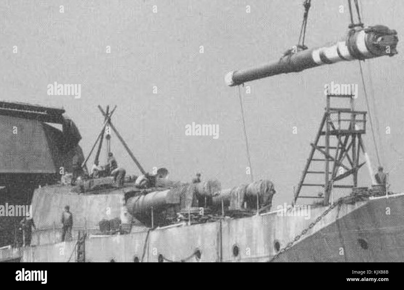 Haruna 14 inch gun installation 1914 Stock Photo - Alamy
