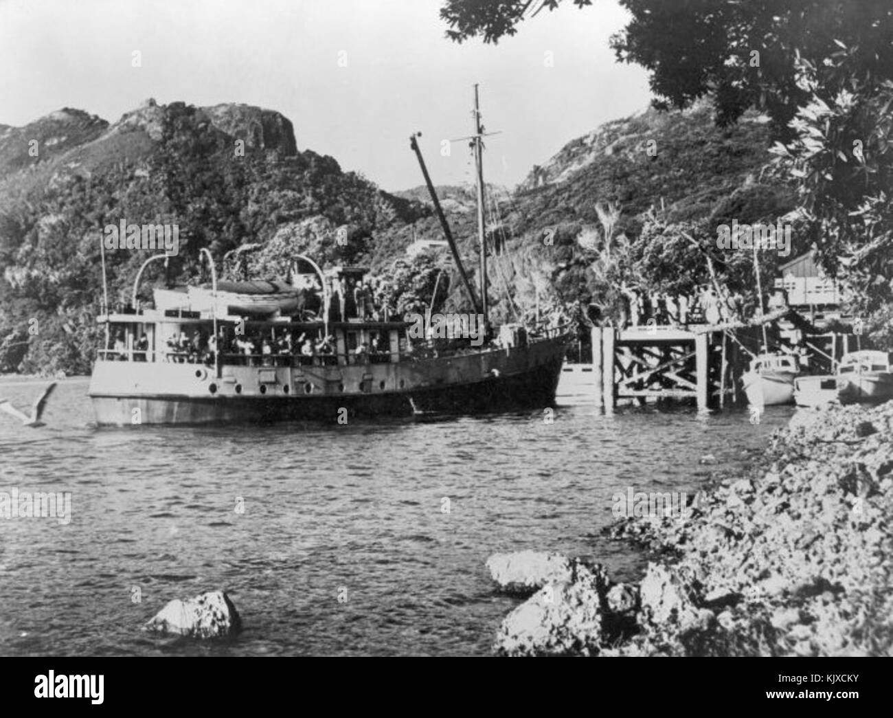 Port Fitzroy Ferry At The Wharf Stock Photo - Alamy