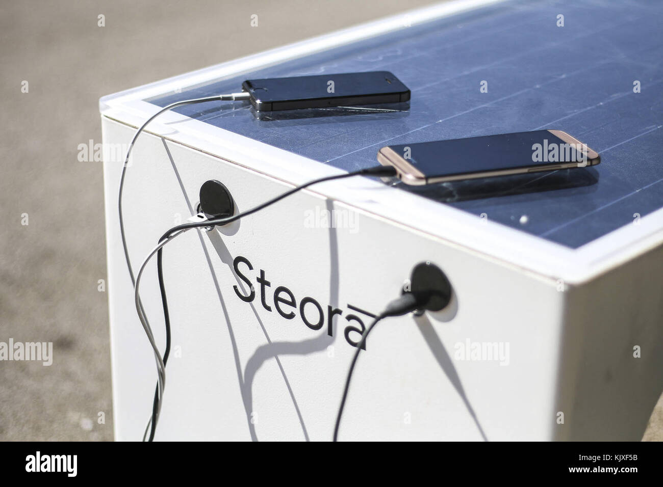 Presentation of the Steora Intelligent Bench, aka "the world's best ...