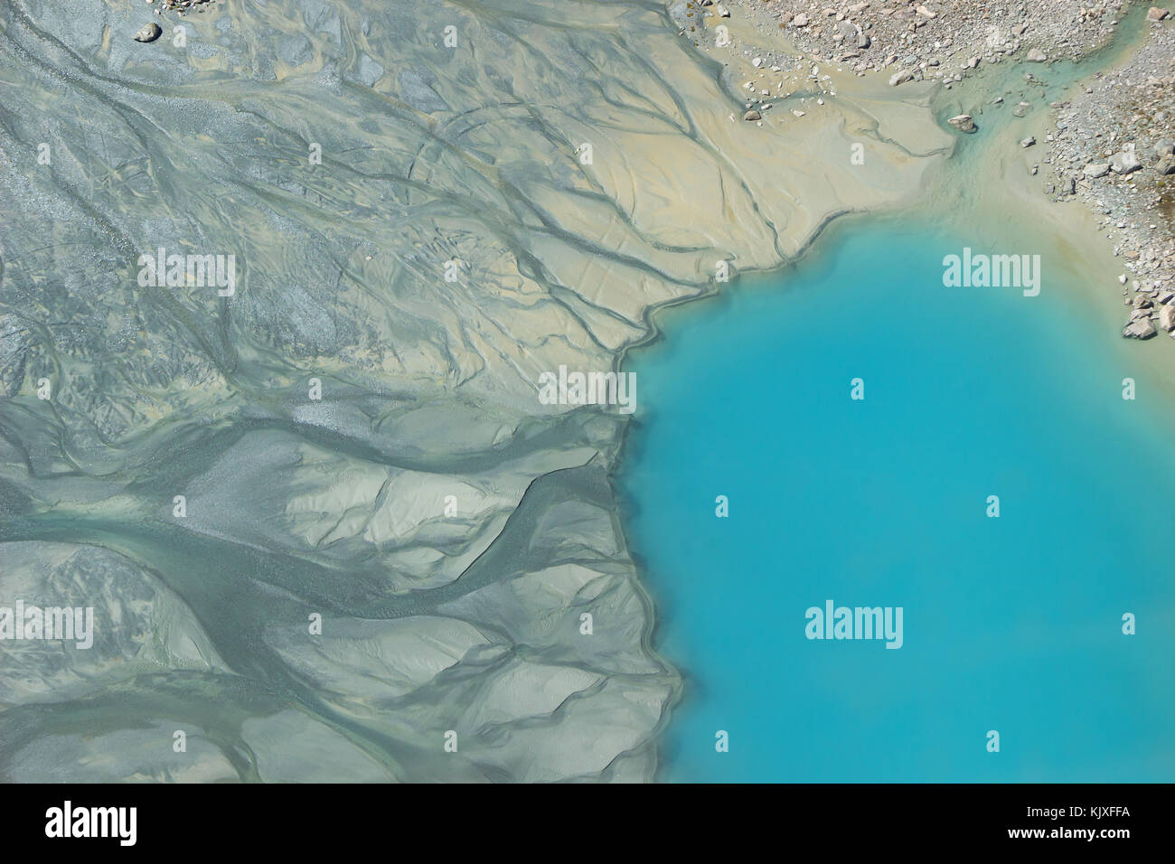 Top view Colorful and beautiful Blue lake in the middle of a mountain ...