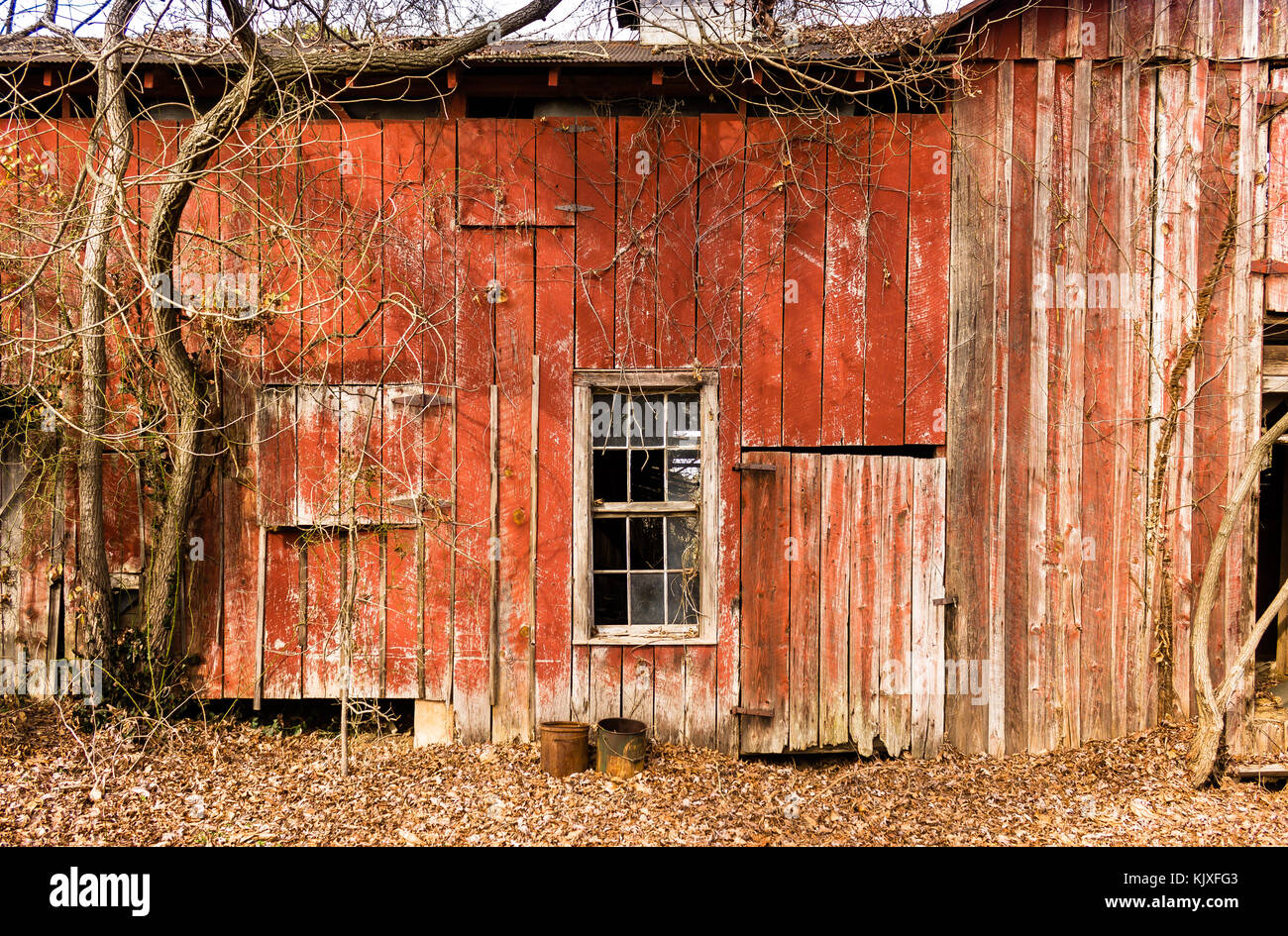 Old Red Barn Stock Photo - Alamy