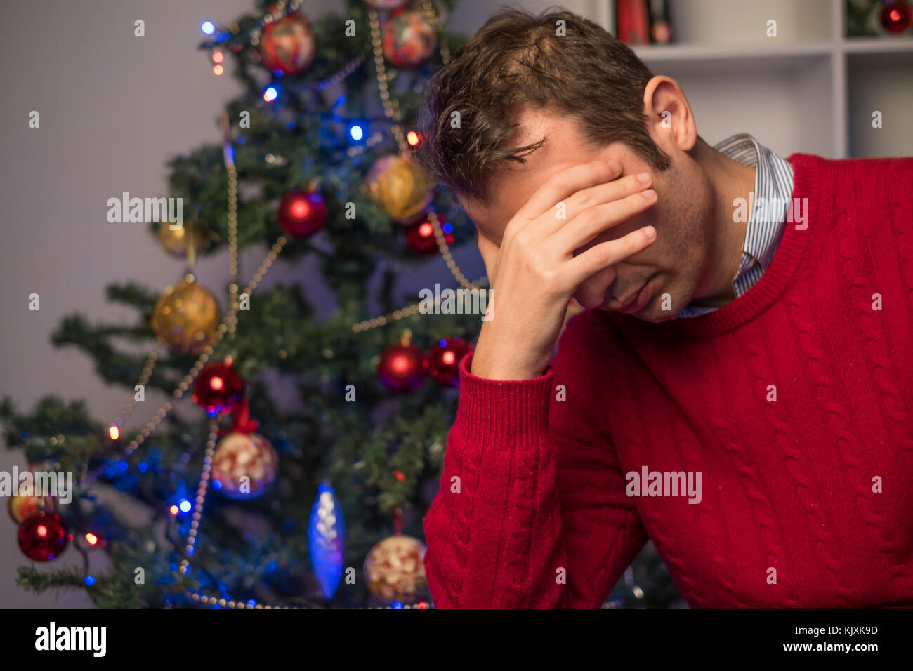 Lonely christmas alone loneliness hi-res stock photography and images ...