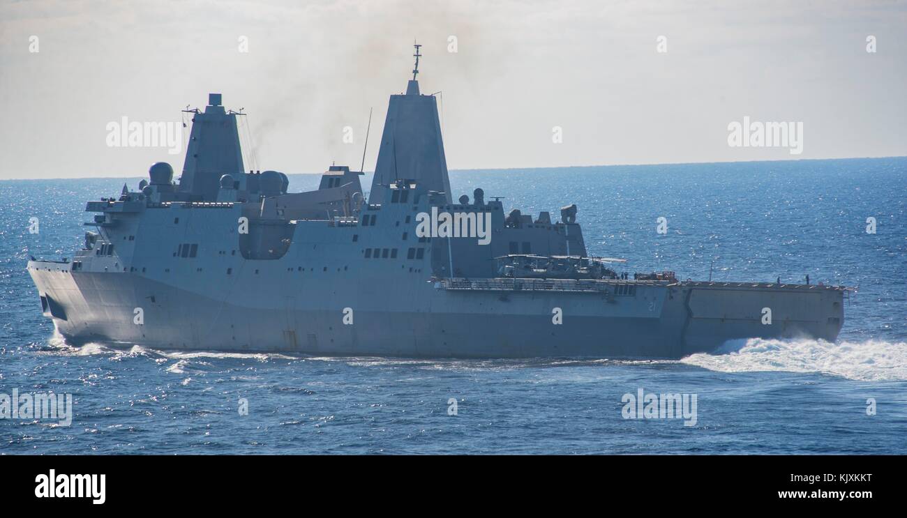 The amphibious transport dock ship USS New York (LPD 21) transits the ...