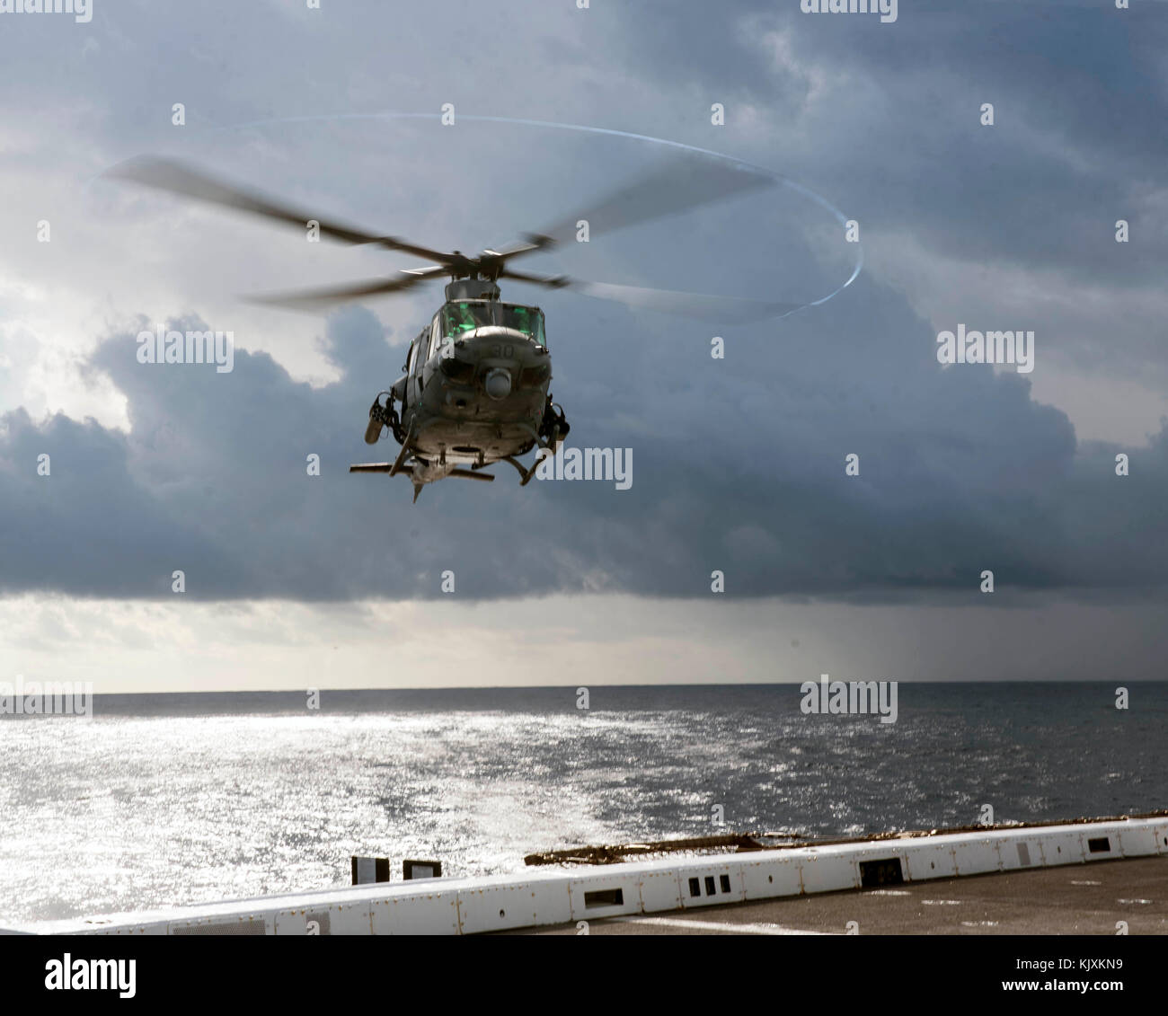 Uh 1y huey hi-res stock photography and images - Alamy