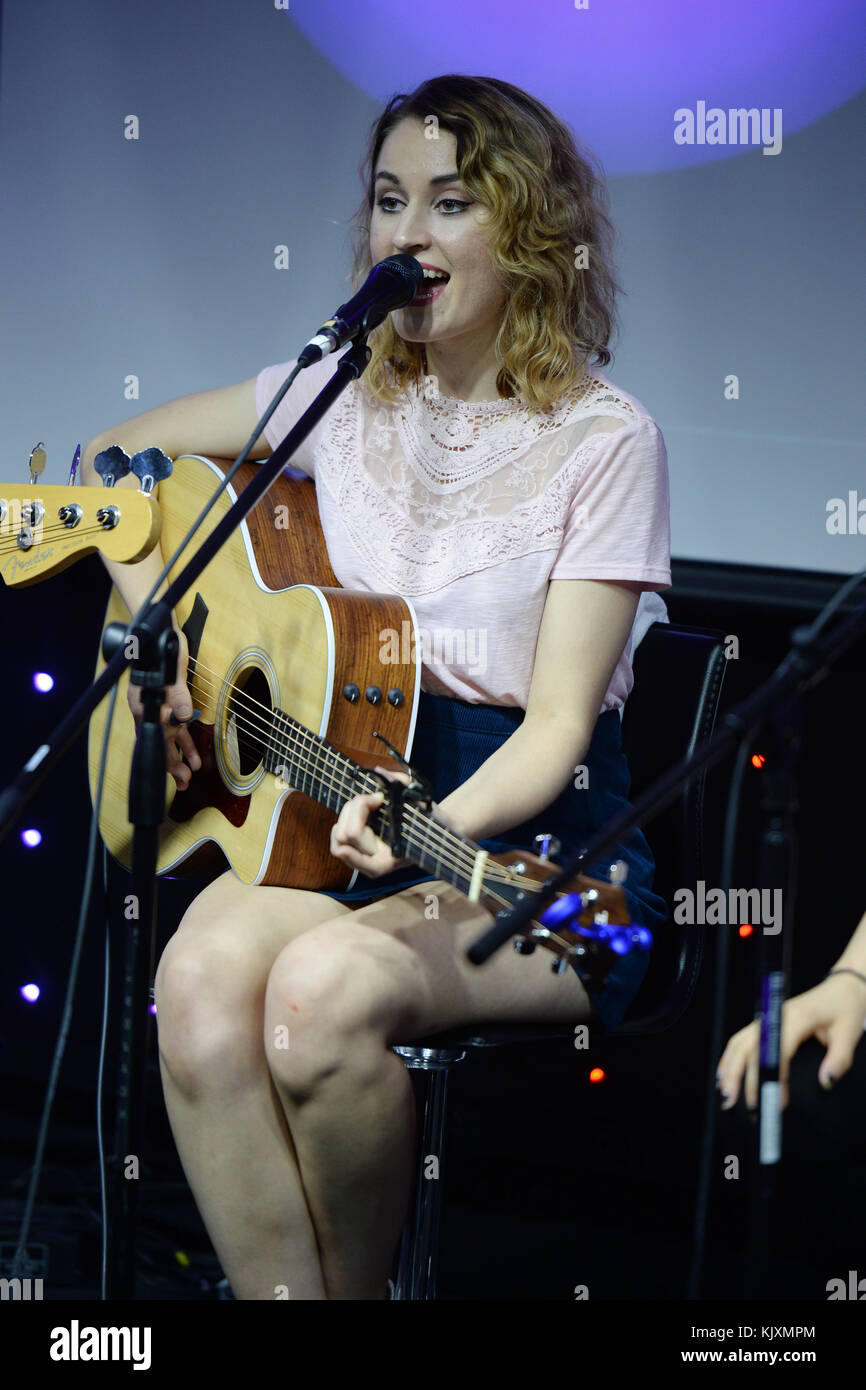 HOLLYWOOD, FL - NOVEMBER 02: Nia Lovelis, Iain Shipp, Miranda Miller ...