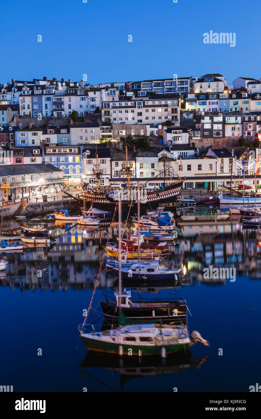 Brixham harbour at night hi-res stock photography and images - Alamy
