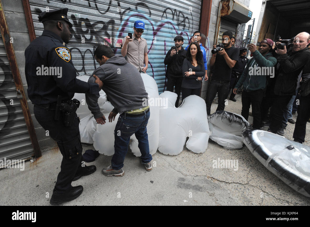 Banksy signature hi-res stock photography and images - Alamy