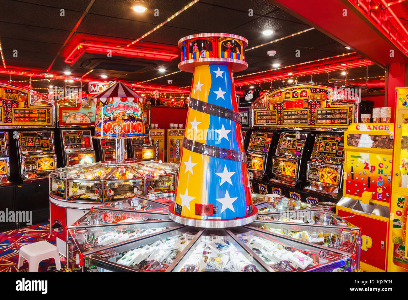 England, Devon, Paignton Pier, Amusement Arcade Stock Photo - Alamy
