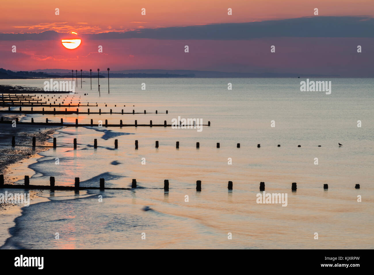Sunrise over bognor regis beach hi-res stock photography and images - Alamy