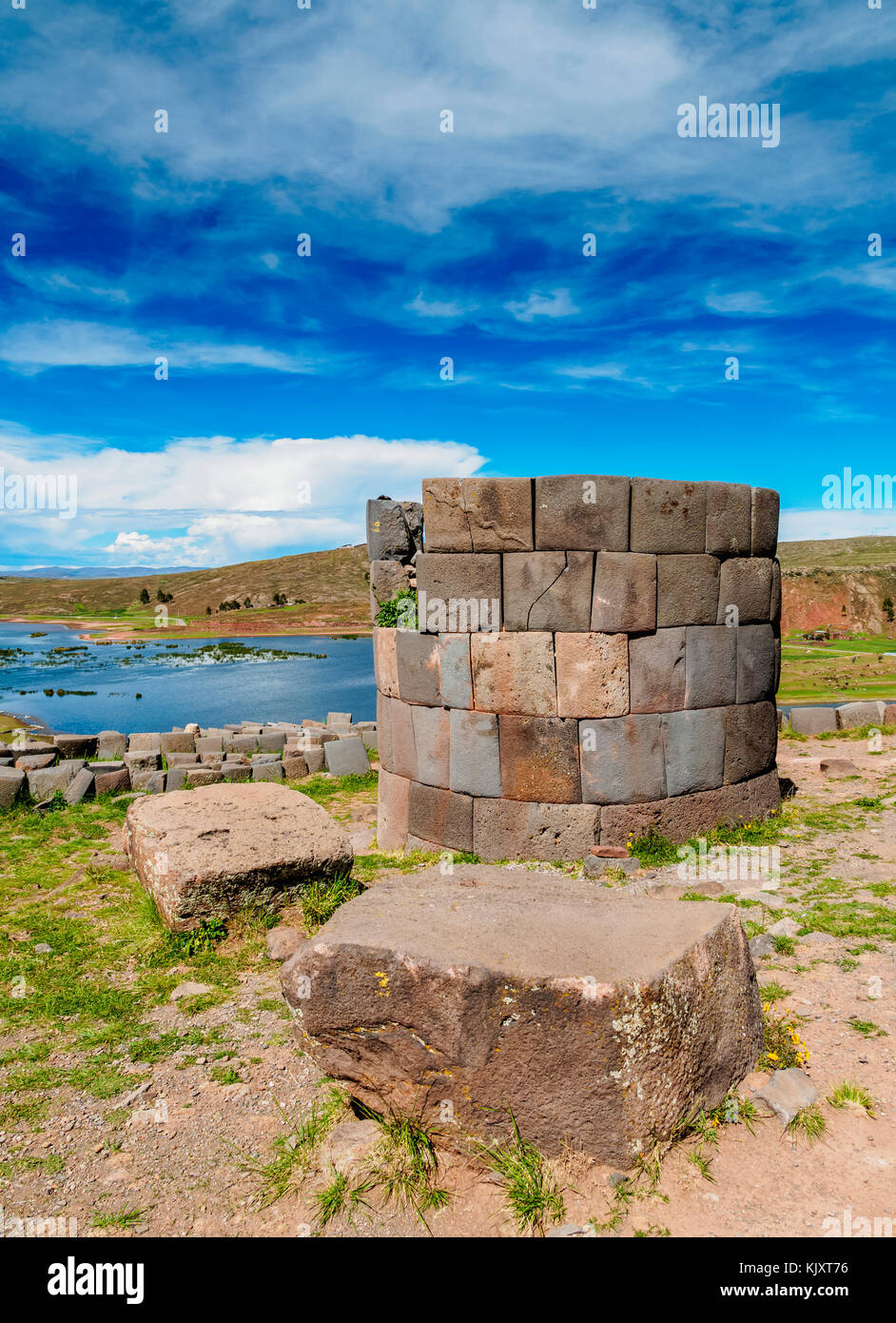 Sillustani pre inca cemetery hi-res stock photography and images - Alamy