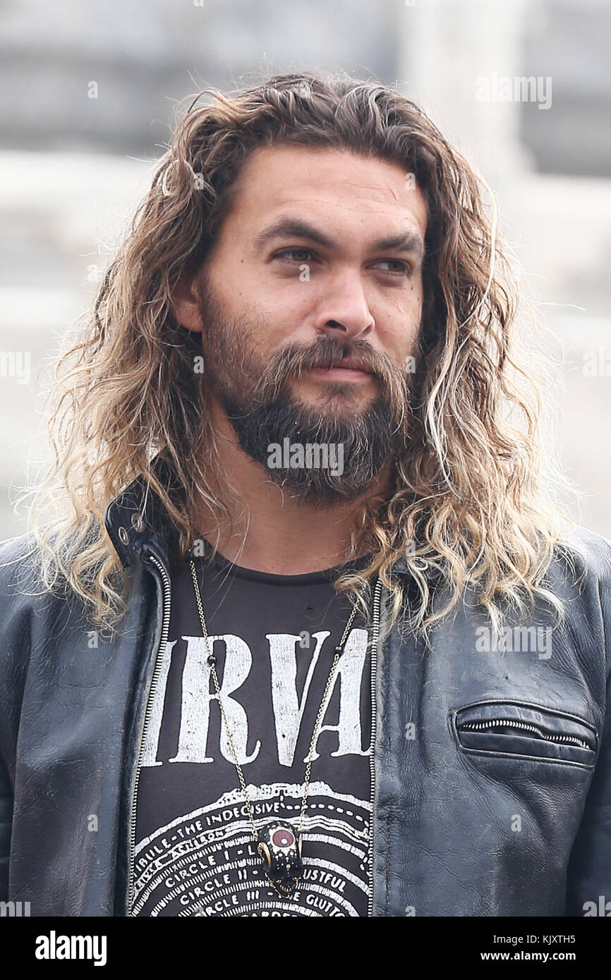 The cast of the 'Justice League' film visit the Temple of Heaven in ...