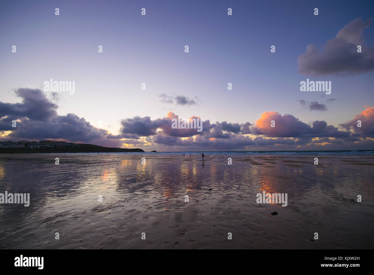 Beautiful winter sunset at Fistral Beach in Newquay, Cornwall, UK Stock ...