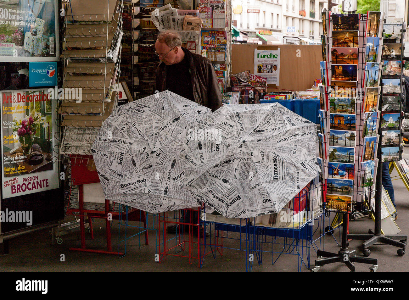 Business that sells newspapers hi-res stock photography and images - Alamy